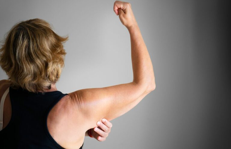 10-Minute bye-bye BAT WINGS Workout - Fabulous50s