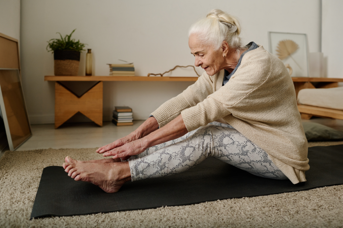 10-Minute TIGHT HIPS Stretch Over 50! - Fabulous50s